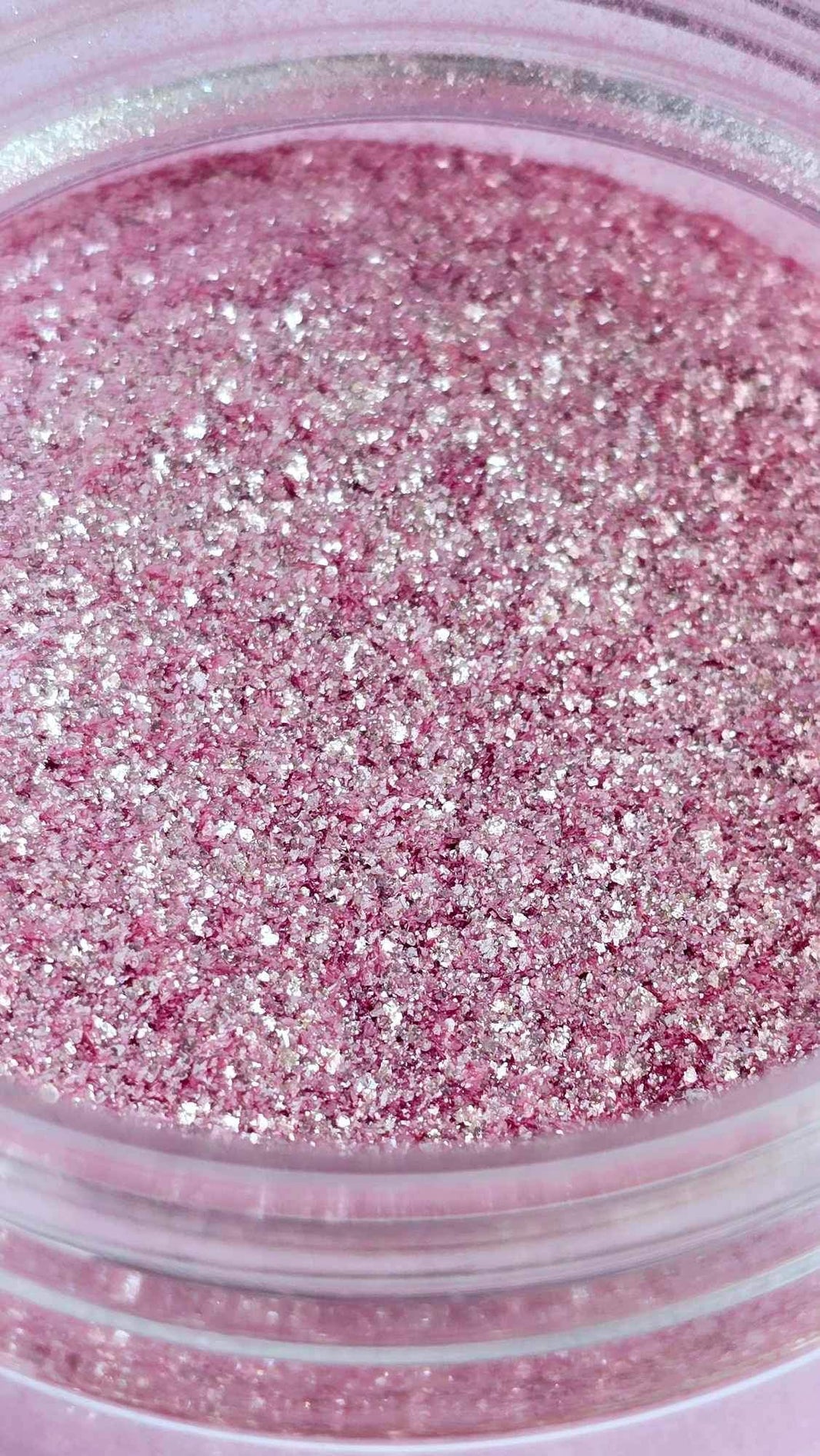 Mica Flakes – Glitzy Glitter Express